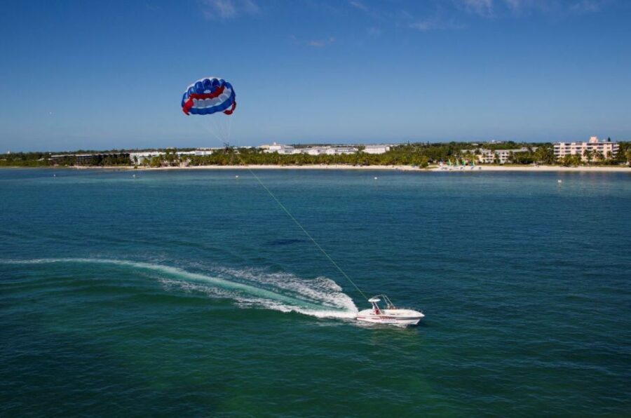 Key West Parasailing at Smathers Beach - The Value and Practicalities