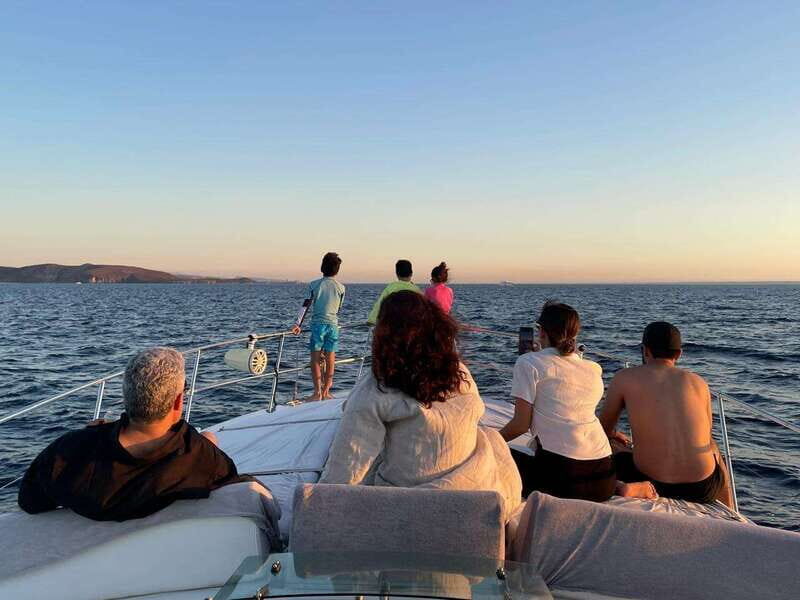 La Paz: Balandra Beach Luxury Yacht Charter Cruise - What’s Included and What’s Not?