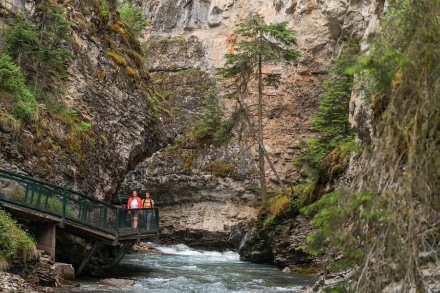 Lake Louise, Moraine Lake: English & Spanish Day Trip - What’s Included & What’s Not