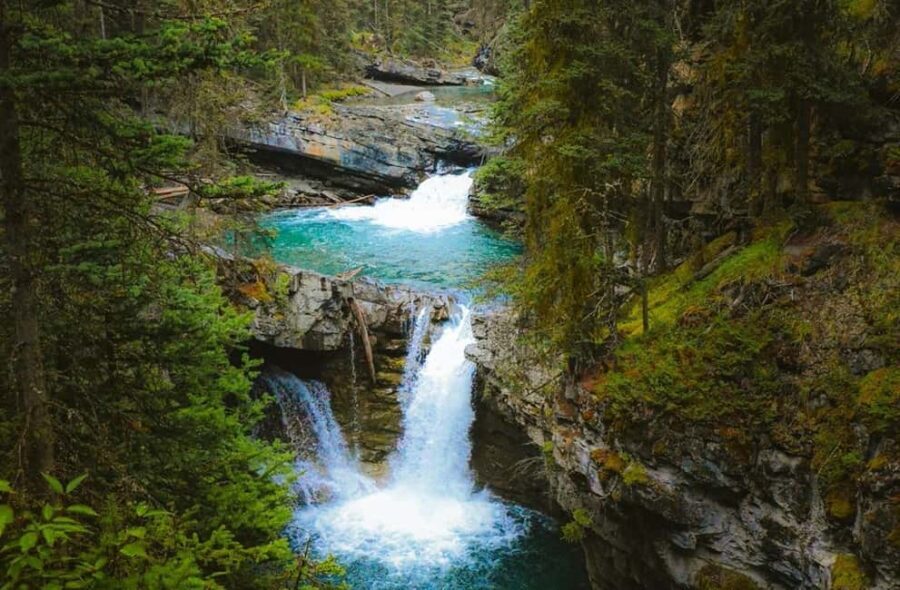 Lake Louise, Moraine Lake & Johnston Canyon Private Day Tour - Exploring the Itinerary in Detail