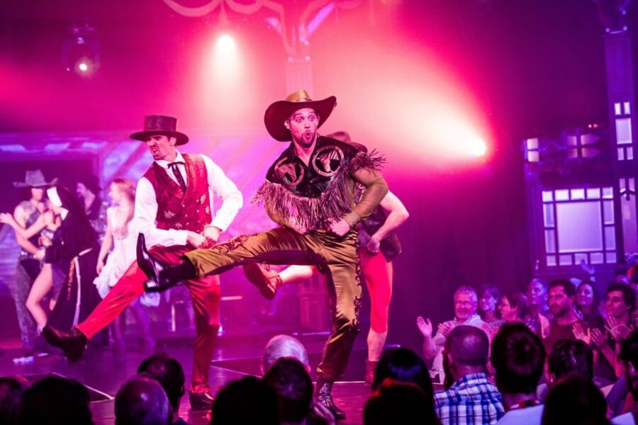 Las Vegas: Atomic Saloon Show at The Venetian - The Bars and Food Options