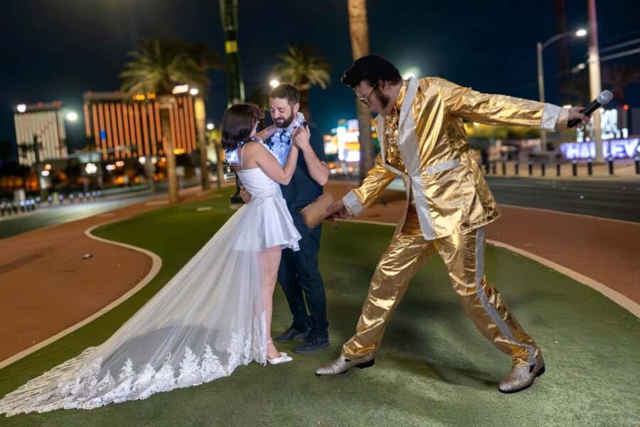 Las Vegas: Gold Elvis Vow Renewal or Wedding at Welcome Sign - The Details That Matter