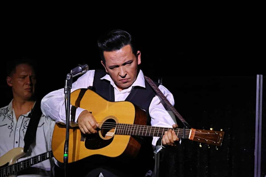 Las Vegas: Johnny Cash Tribute Show - An In-Depth Review of the Johnny Cash Tribute Show