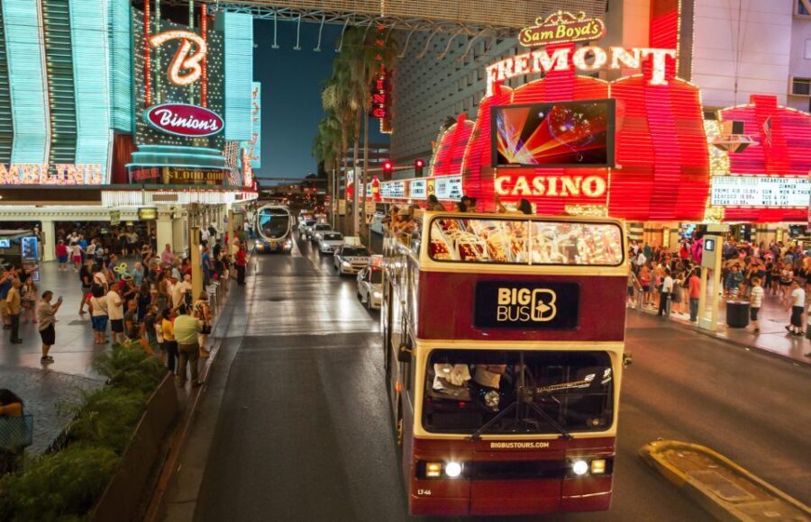 Las Vegas: Sightseeing Night Tour by Open-top Bus - Who should consider this tour?