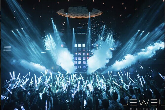 Las Vegas: VIP Club Crawl with Party Bus, Express Entry & Drinks - Why This Tour Works Well for Travelers
