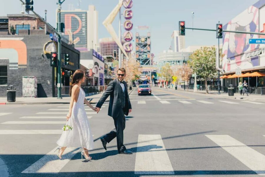 Las Vegas: Wedding Chapel Photography Session - The Practicalities: Group Size, Duration, and Cost