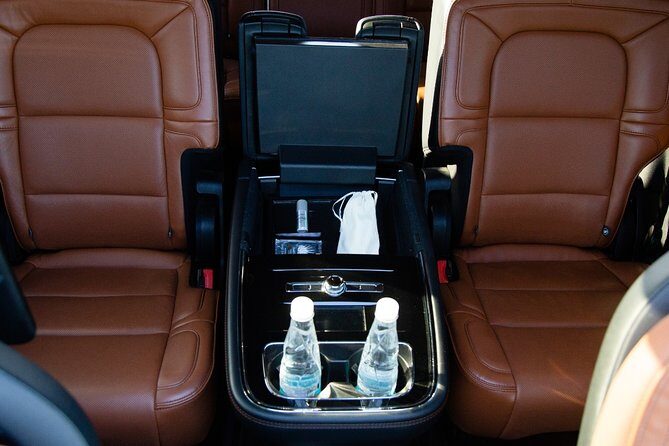 Lincoln Navigator Roundtrip Private Luxury Transportation - What to Expect on the Journey