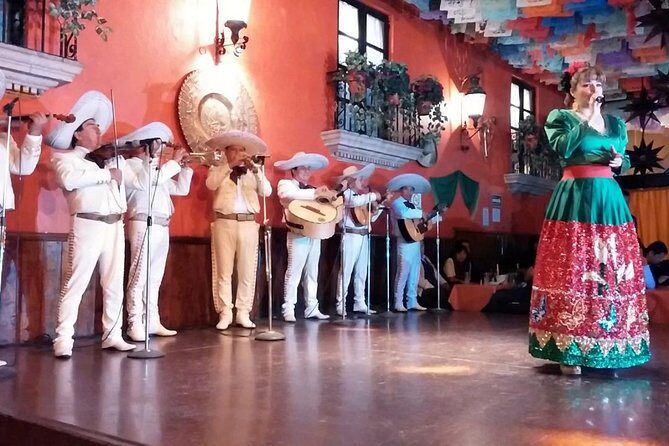 Live a Mexican Night in Plaza de los Mariachis - The Heart of the Night: Music and Folklore