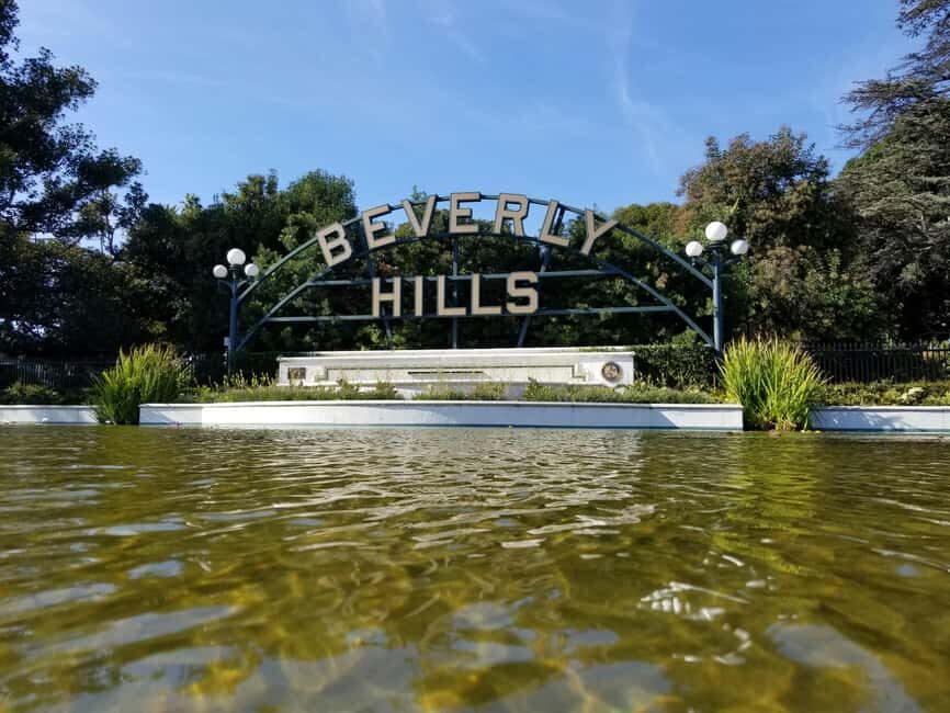 Los Angeles: Hollywood to Beverly Hills Celebrity Homes Tour - Hollywood Walk of Fame and Initial Exploration