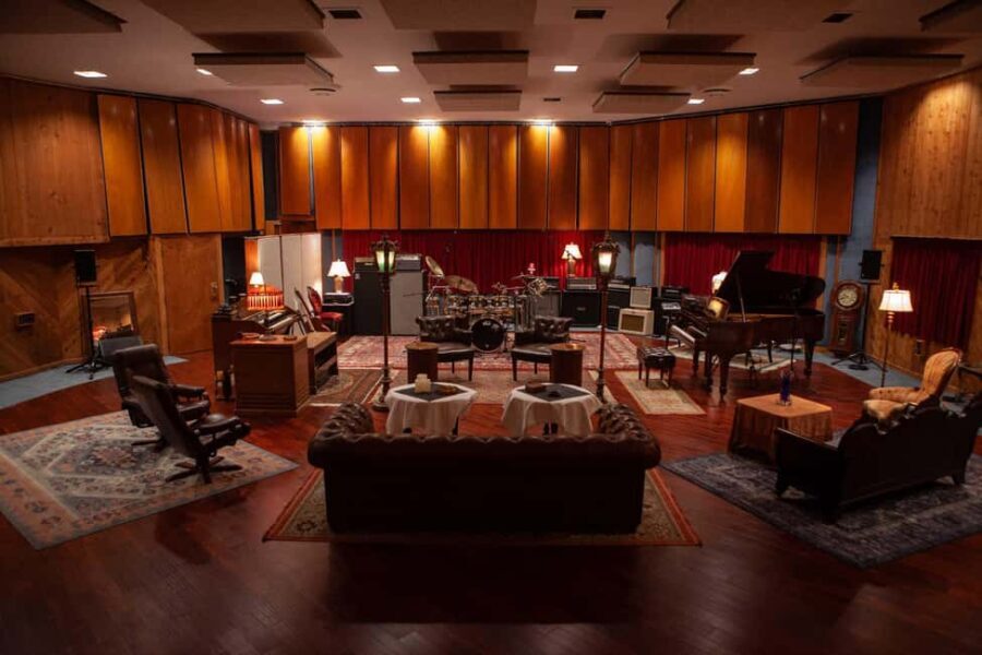 Los Angeles: One On One Recording Studios Tour - The Aesthetic and Atmosphere