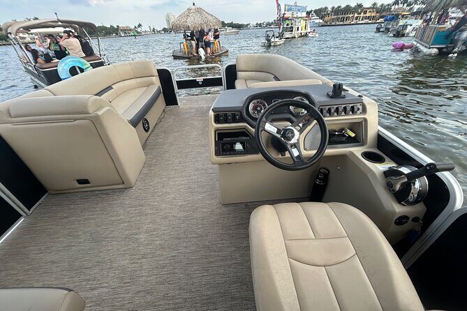 Luxury Pontoon Boat Rentals in Fort Lauderdale - The Actual Rental Experience