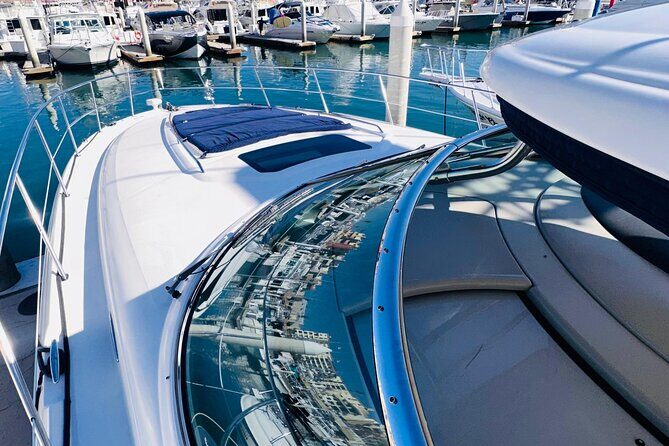Luxury Yacht Tour in Los Cabos 45FT SeaRay Sundancer - A Water Lover’s Paradise: Exploring the Yacht’s Amenities