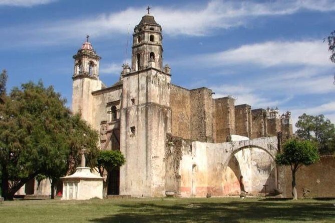 Magical Tepoztlan! - Market and Local Flavors