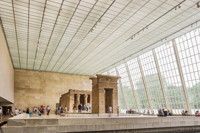 Manhattan 20+ Top Sights Tour with Met Museum of Art Entry - The Experience on the Ground