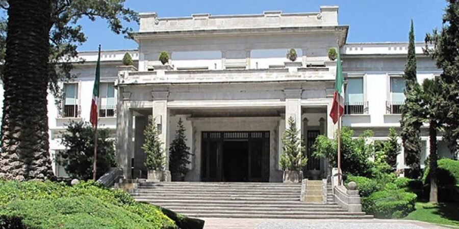 Mexico City: Discover Los Pinos Residence Tour and Cablebus - Inside Los Pinos: A Look Into Presidential Life