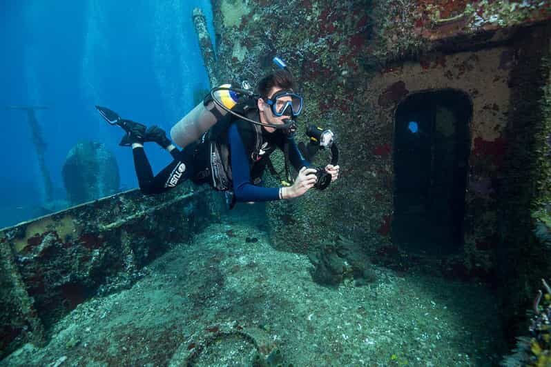 Miami Beach: Guided 2-Tank Reef and Wreck Dive Trip - The Practicalities: Price, Equipment, and Group Size