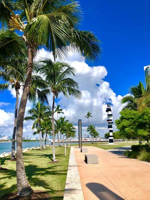 Miami Beach: Guided Tour with Expert Local Guide - Itinerary Breakdown