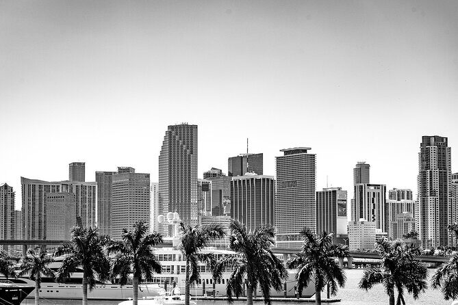 Miami: Bus transfer from Miami to Miami - Exploring the 4-Hour Customized Tour