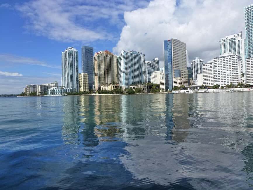 Miami Skyline Cruise of Millionaire Homes on Biscayne Bay - Who Should Take This Tour?