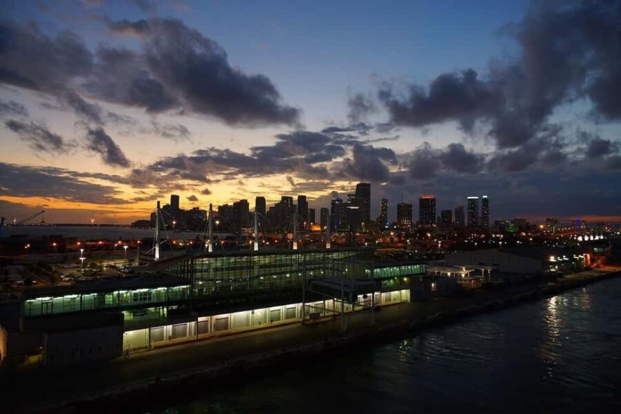 Miami Skyline Millionaire Cruise & Bus Tour 5 stops & Coffee - FAQ