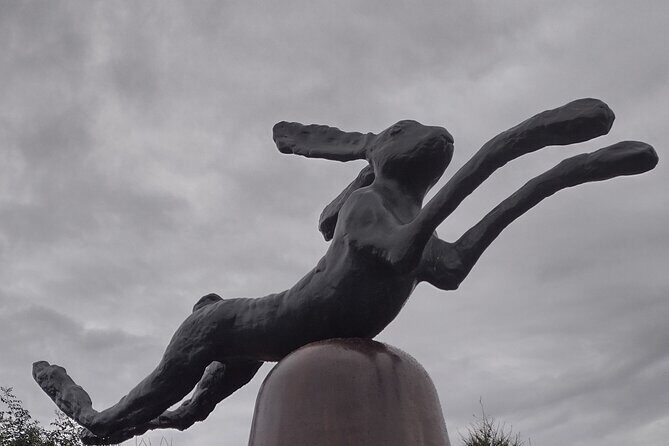 Minneapolis Sculpture Garden: A Self-Guided Walking Tour - Deep Dive into the Sculptures and Their Stories