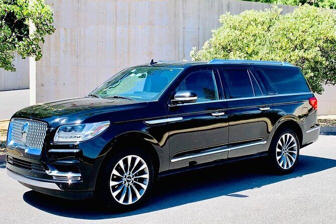 Montreal Airport YUL Private Transfer to Montreal in Luxury SUV - Who Should Book This?