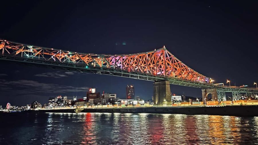 Montreal: Private Tailored Night Walk for Layover Travelers - The Itinerary in Detail