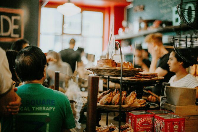 Montreal Private Tour: Highlights & Hidden Gems with a local - Exploring Montreal with a Private Guide: What to Expect