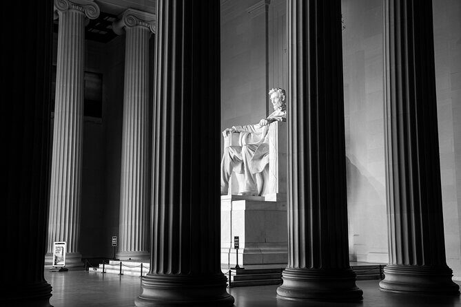 Monuments and Memorials Night Walking Tour - The Value of a Guided Night Tour