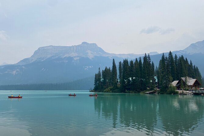 Moraine Lake,Lake Louise,Emerald& Peyto Lake 4 lakes from Canmore - Lake Louise: The Glacial Jewel