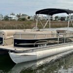 Multi Day Luxury Pontoon Boat Rental - What Makes This Boat Rental Stand Out?