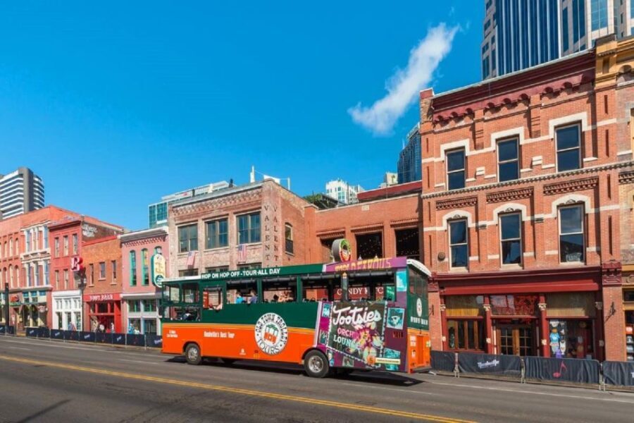 Nashville: Hop-on Hop-off Trolley Tour - What the Guides Bring to the Table