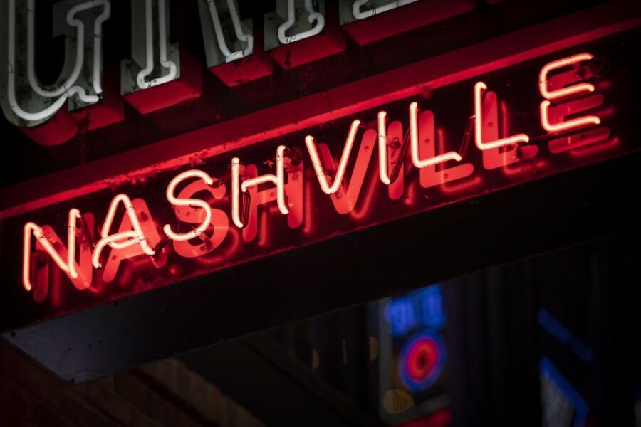 Nashville: Seeking Spirits Haunted Pub Crawl - What to Expect at Each Stop