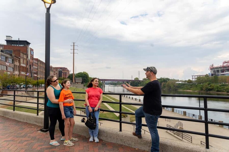 Nashville: The Ryman, Tootsies, Broadway, & Printer's Alley - What’s Included & What’s Not