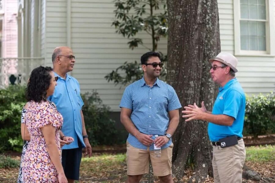 New Orleans: Garden District Walking Tour - Architectural Marvels and Celebrity Homes