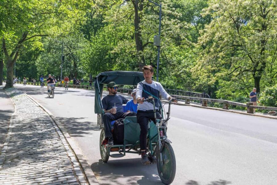 New York City: Friends Tour - The Pedicab: Comfort and Sustainability
