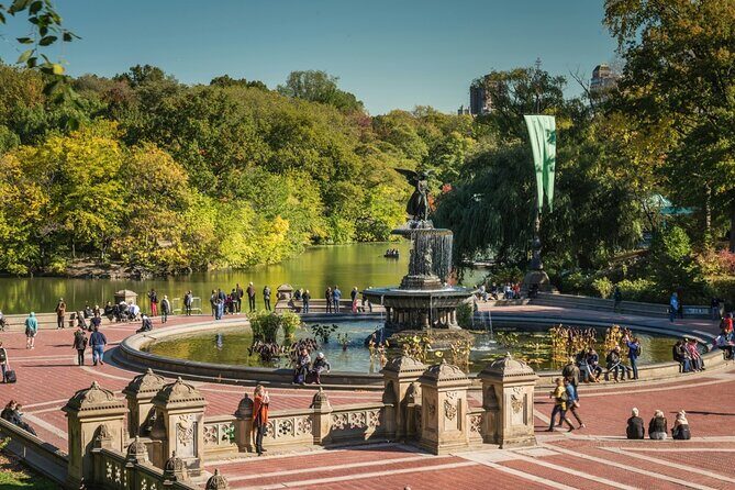 New York City Gossip Girl Tour - Discovering the Glamorous World of Gossip Girl