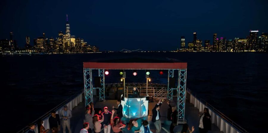 New York City: Sip 'N Groove Evening Cruise with Live DJ - The Itinerary: What You Can Expect