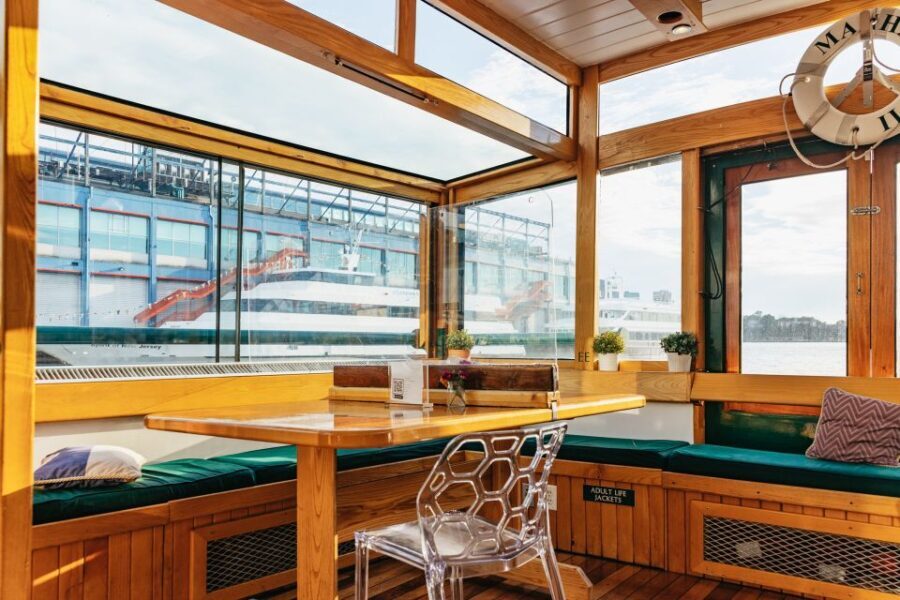 New York City: Sunset Yacht Cruise - An In-Depth Look at the Sunset Yacht Cruise Experience