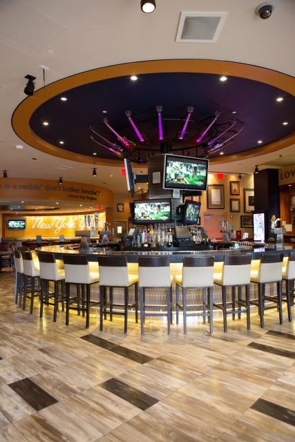New York: Meal at Hard Rock Cafe Yankee Stadium - What to Expect During Your Meal
