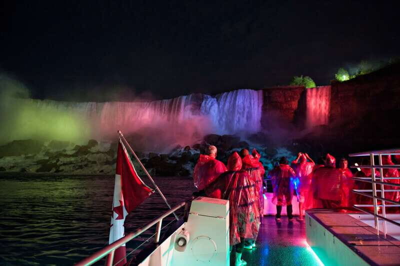 Niagara Falls, Canada: Evening Fireworks Cruise - Who Is This Tour Best For?