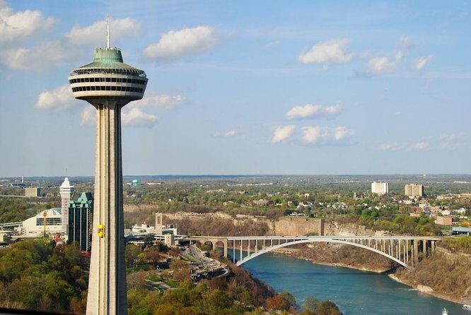 Niagara Falls Day Tour from Toronto - Drive along Niagara Parkway