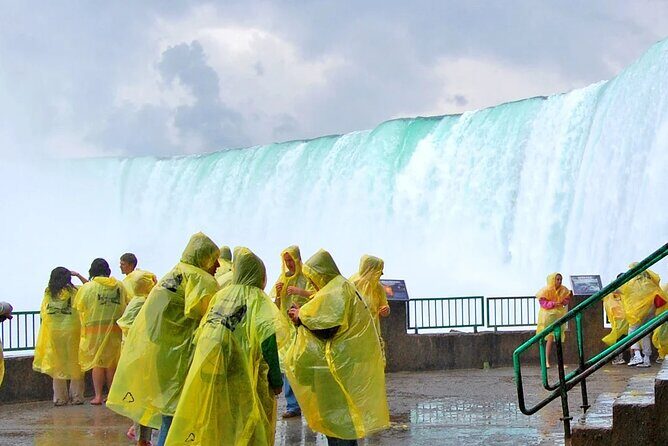 Niagara Falls Guided Vehicle Tour Canada - The Value of a Guided Small Group Tour