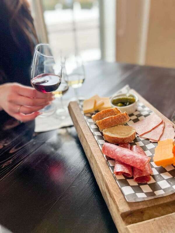 Niagara-on-the-Lake: Wine & Charcuterie Tour with Tastings - Who Will Love This Tour?