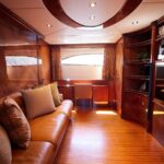 Number Juan 100ft Yacht Azimut Rental - What to Expect from Your Day on the Water