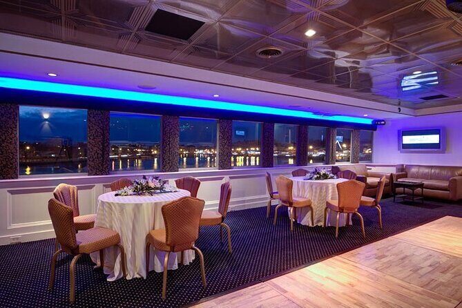 NYC: Atlantis Yacht Luxury New Year's Eve Party Cruise - An Overview of the Experience