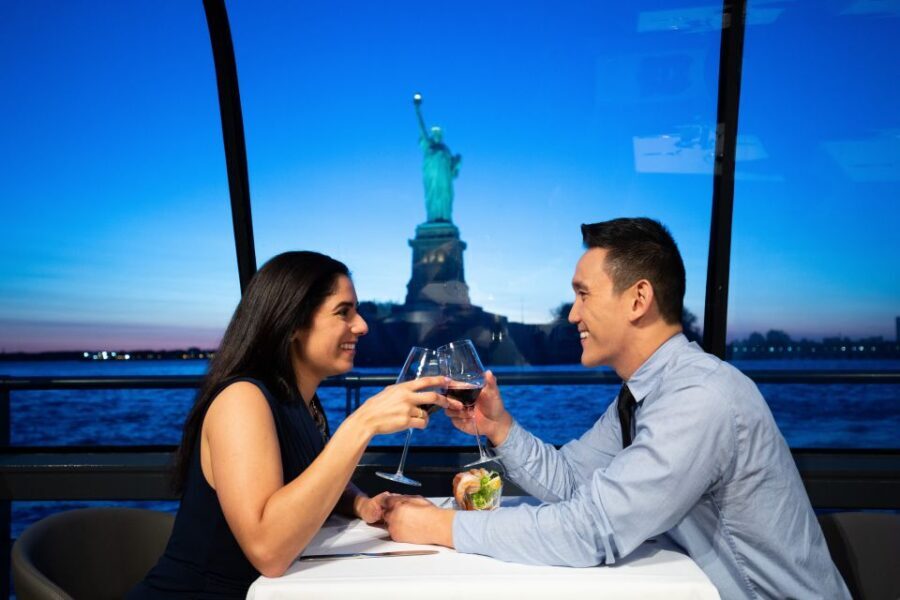 NYC: Christmas Eve Gourmet Brunch or Dinner Harbor Cruise - The Food and Drinks