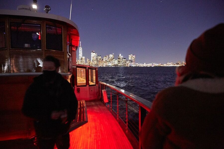 NYC: City Lights Yacht Cruise with Drink Included - What to Expect on Your Night Out