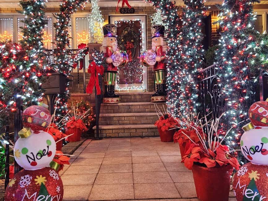 NYC: Dyker Heights Christmas Lights Walking Tour - Practical Tips