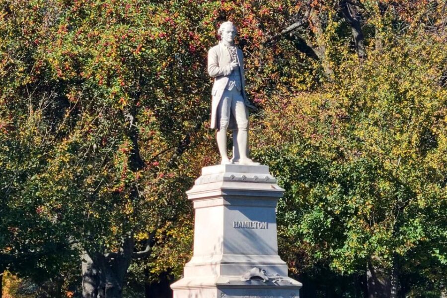 NYC: English or German Central Park Bike Tour & eBike Option - A Breakdown of the Itinerary
